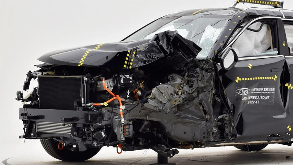 Китайский кроссовер Huawei Aito M7 разбили в краш-тесте - результаты