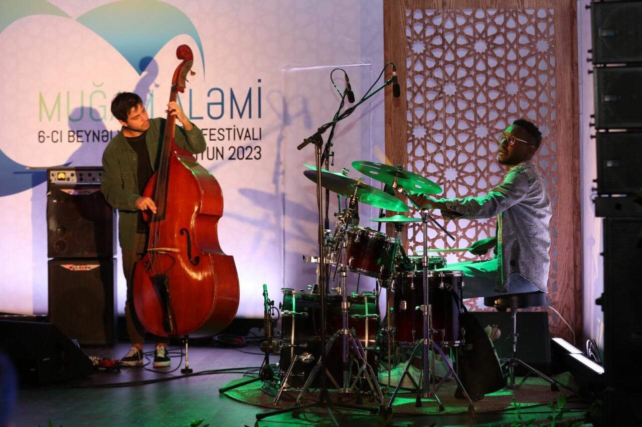 Etibar Əsədli illər sonra Beynəlxalq Musiqi Festivalında konsert verdi - FOTO - VİDEO