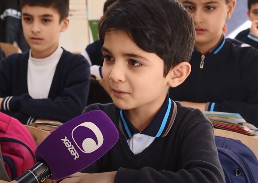 Vunderkind Sumqayıt şagirdi - Səkkiz yaşı var, dördüncü sinifdə oxuyur ...
