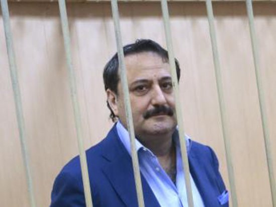 "AST Telman"ın ortağına qul ittihamı - FOTO